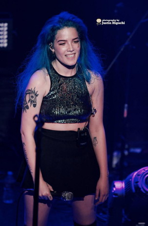 Halsey Height in Feet Revealed: The True Measure of the Singer - Oli ...