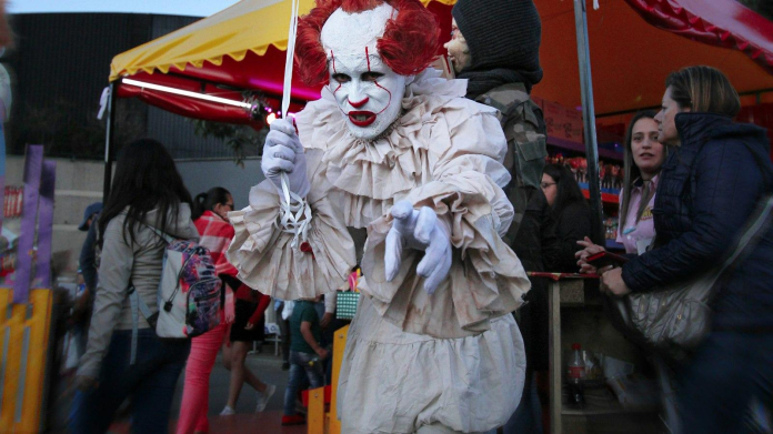 Wednesday Costume: A Timeless and Unique Attire for Midweek Halloween ...